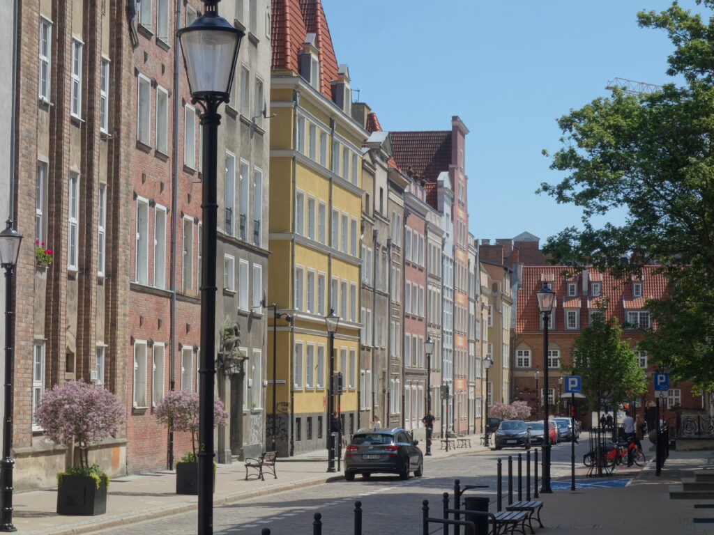 Główne Miasto w Gdańsku – 75 zabytkowych obiektów, 21 ulic i uliczek ...